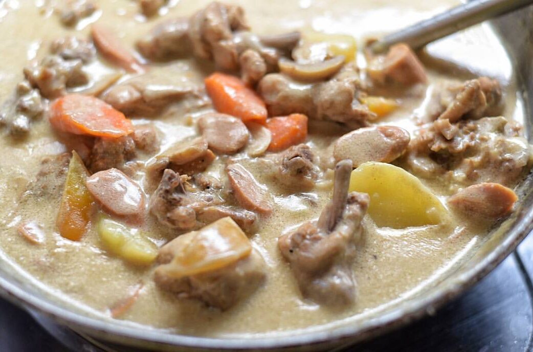 Creamy Chicken Pastel Easy Recipe - Chibog Mates